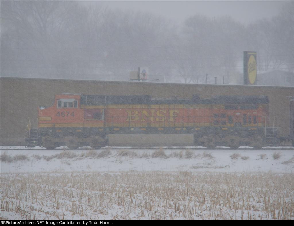 BNSF 4674